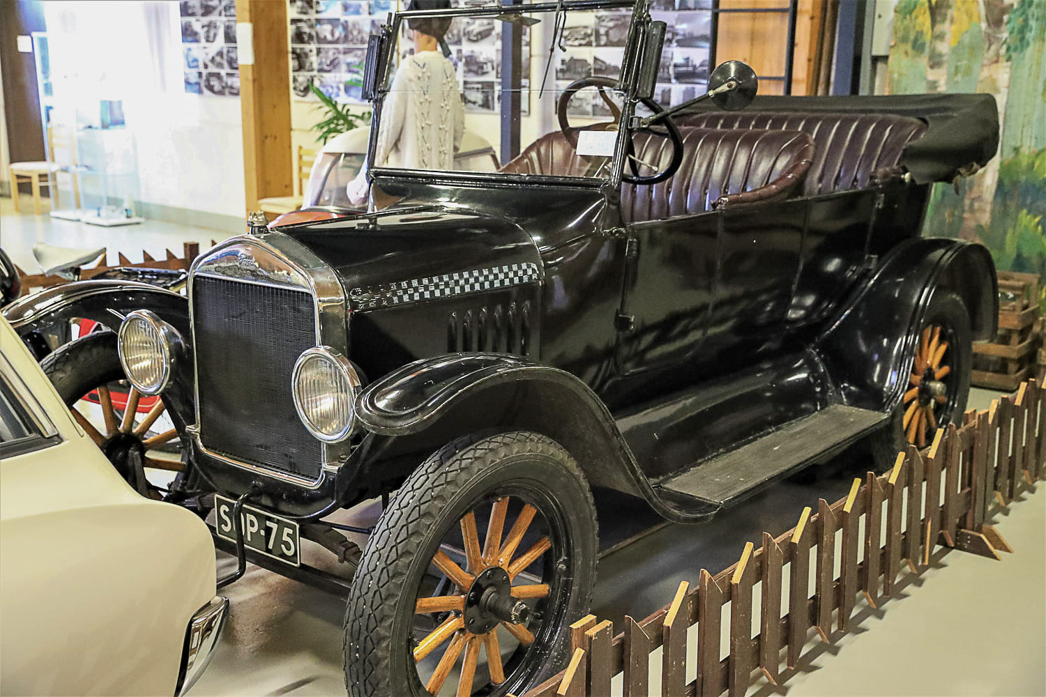 Uudenkaupungin Automuseossa on ensimmäinen Suomessa rakennettu auto ...